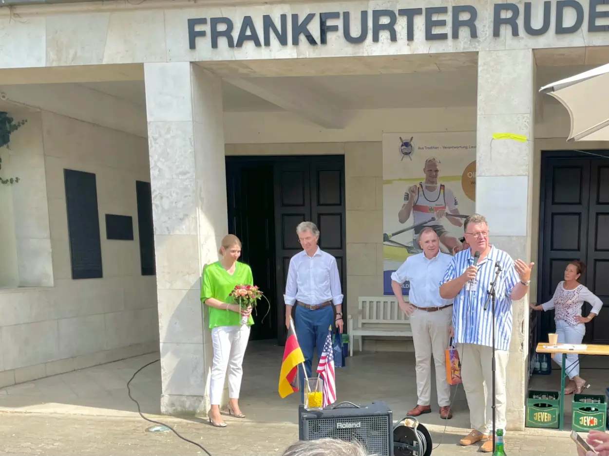 Dialog am Grill: Prof. Christoph Heusgen und US Generalleutnant a. D ...